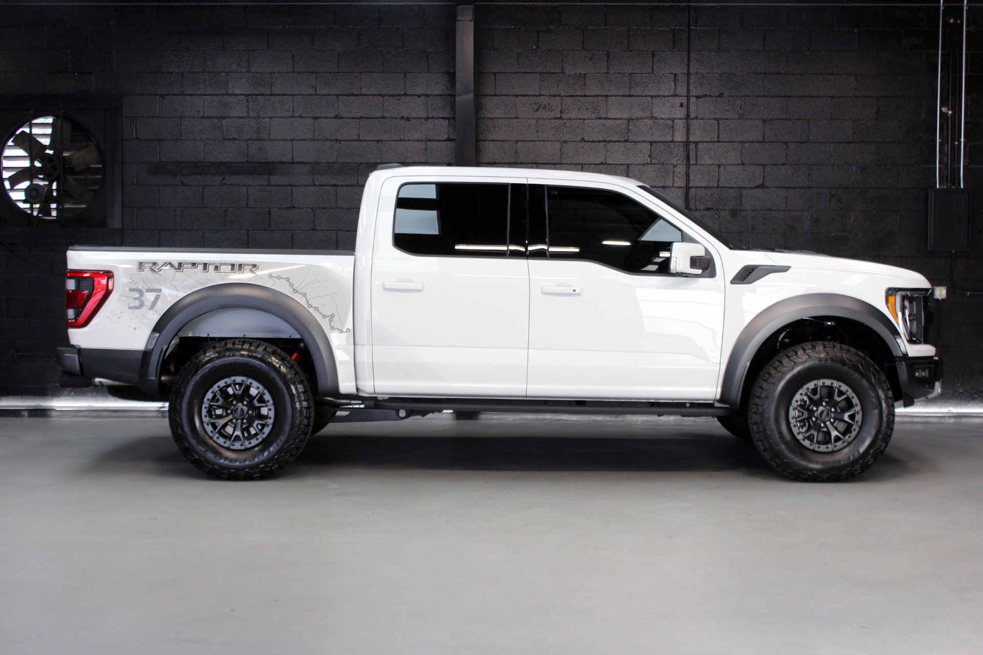 2022 Ford Raptor Lifted White