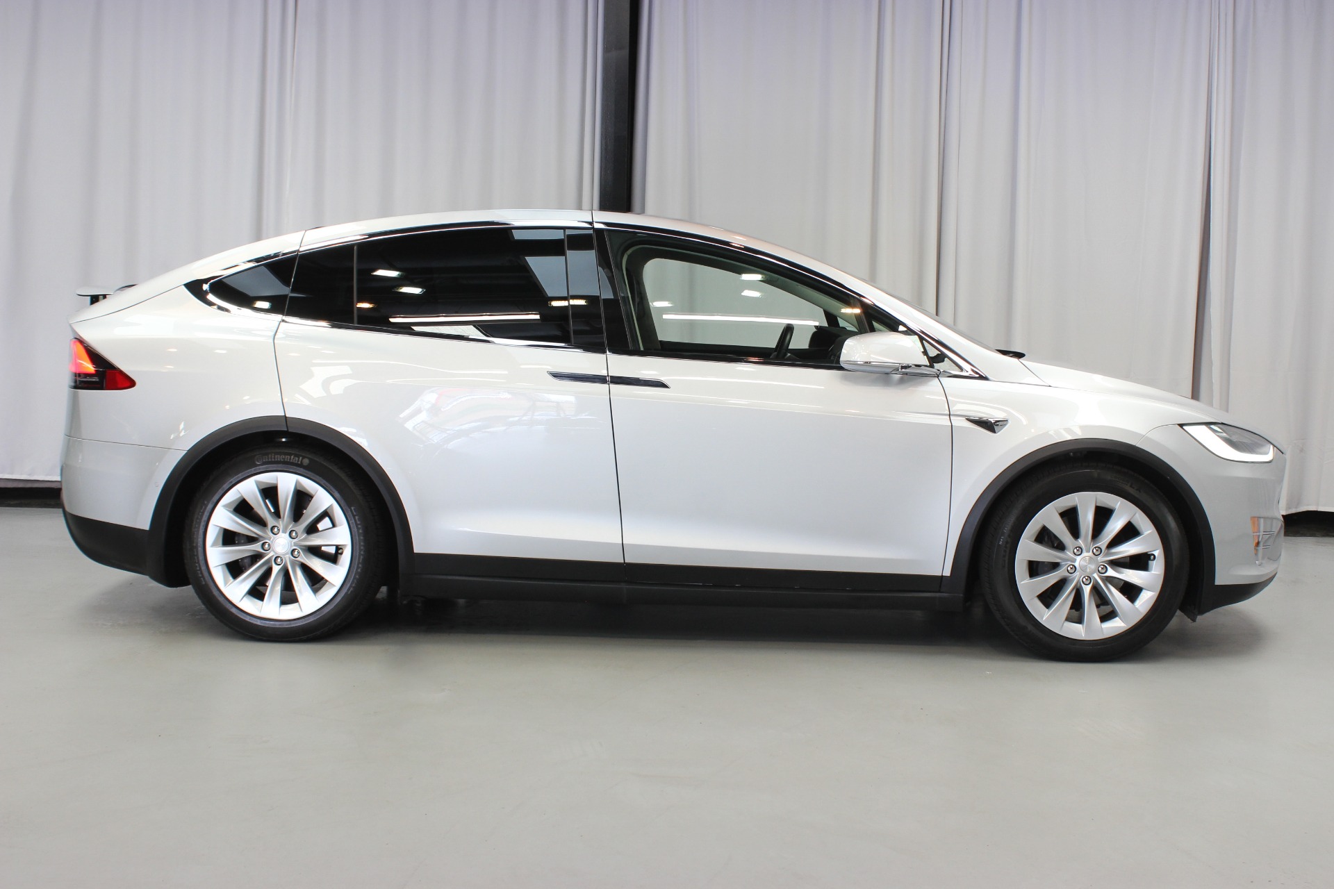 2017 tesla model x 75d store