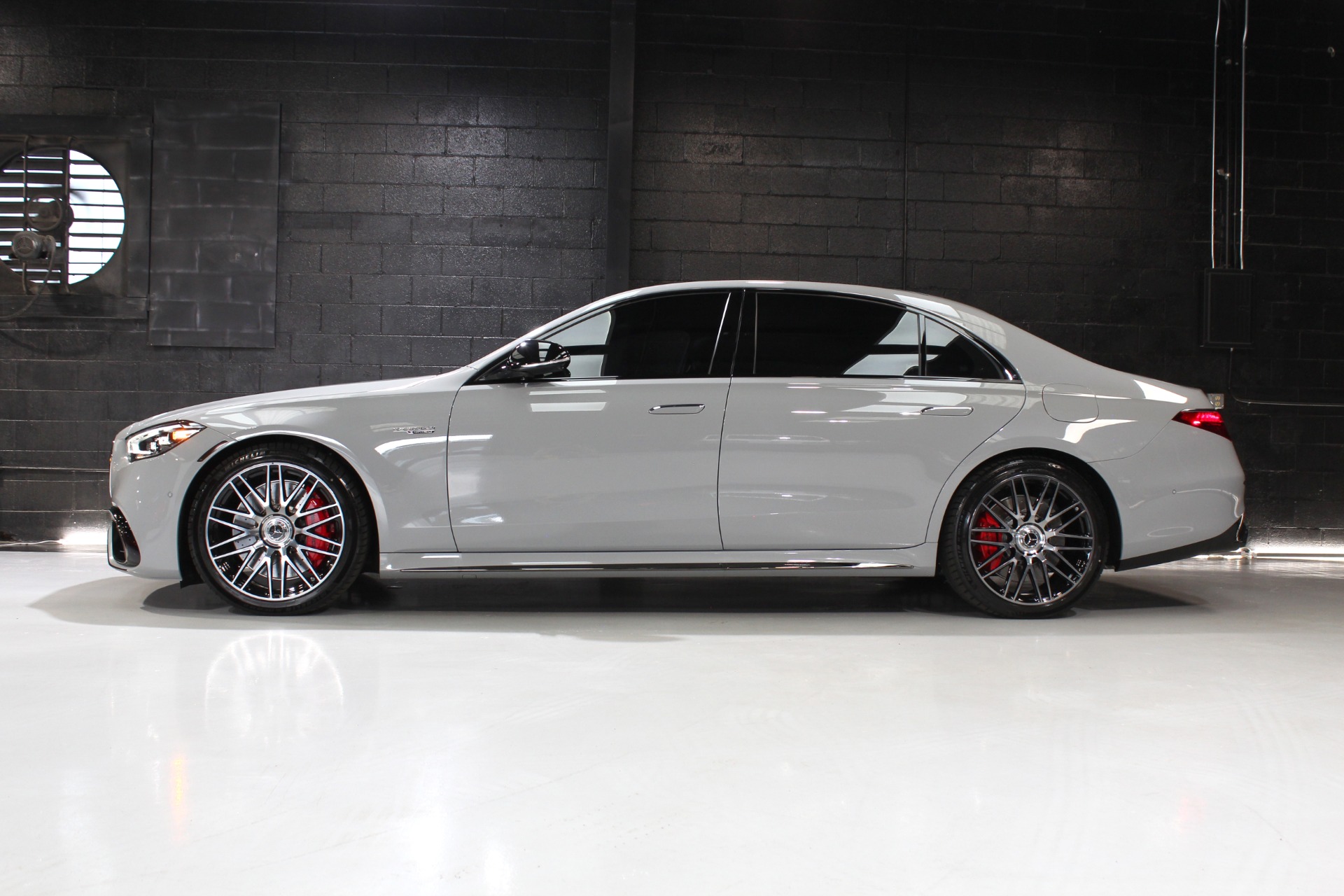 2024 Mercedes S63 Amg White